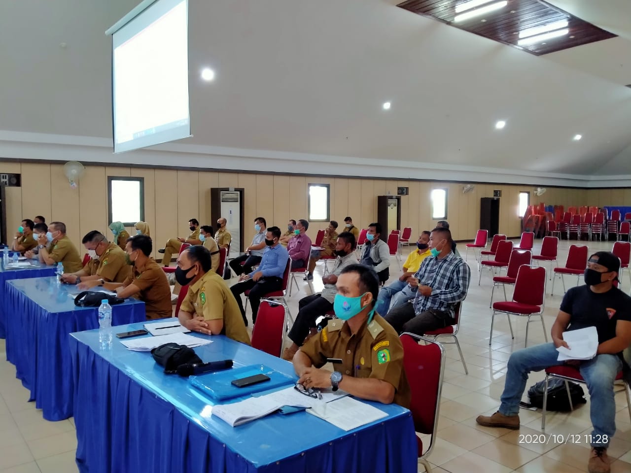 PJ. BUPATI BENGKAYANG MELAKUKAN MEDIASI PERSOALAN PT DARMEX AGRO ...